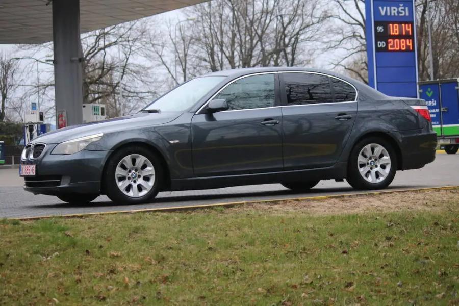 Pelēks BMW 525 2007 Rīga, ar dzinēja tilpumu 3.00 L un nobraukumu 326 tūkst. km par 3190 €, foto 6 vietnē AUTOMOTO.COM.LV