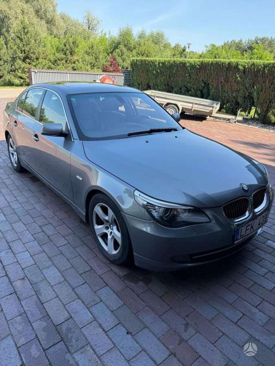 Grey BMW 525 2007 in Kaunas, with an engine capacity of 2.99 L and mileage of 246 thousand km for 2500 €, photo 5 on AUTOMOTO.COM.LV