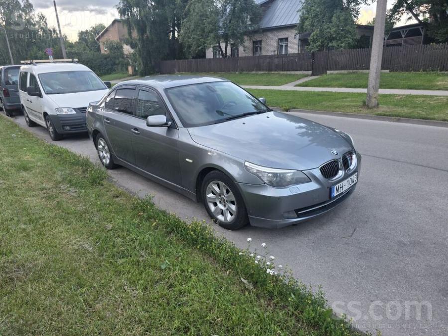 Grey BMW 525 2007 in Riga, with an engine capacity of 3.00 L and mileage of 342 thousand km for 4500 €, photo 3 on AUTOMOTO.COM.LV