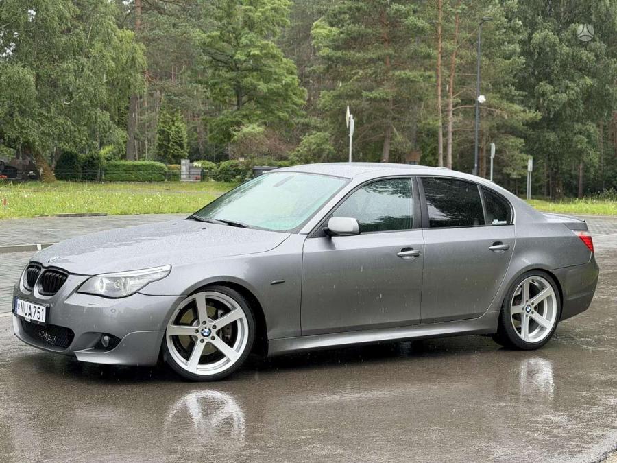 Grey BMW 525 2007 in Radviliskis, with an engine capacity of 2.99 L and mileage of 284 thousand km for 6750 €, photo 9 on AUTOMOTO.COM.LV