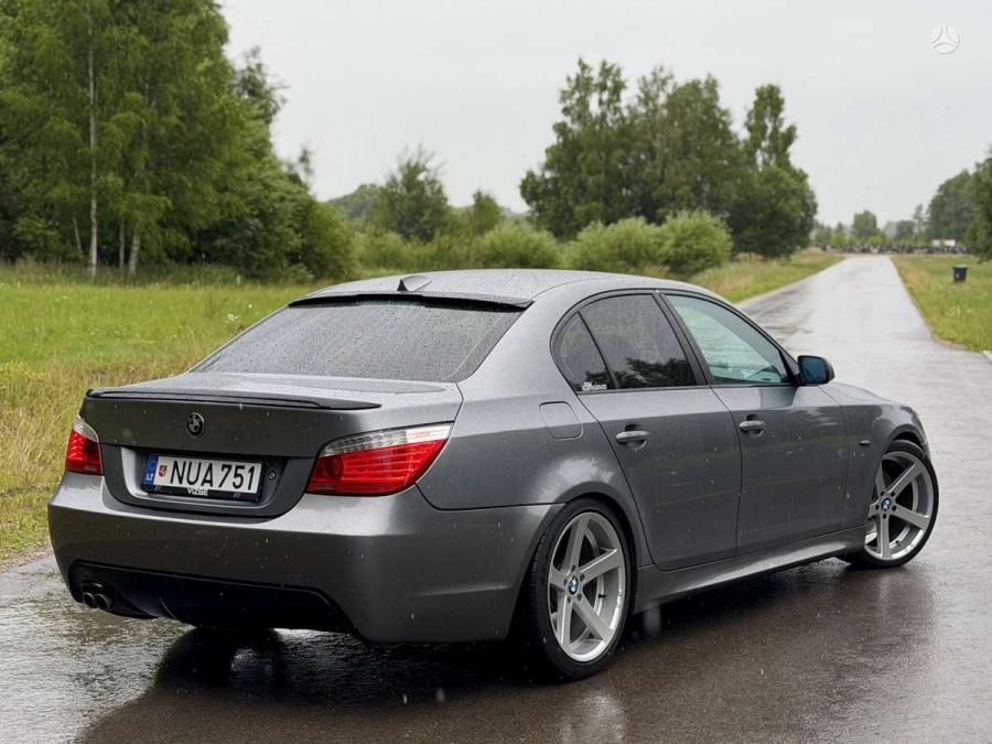 Grey BMW 525 2007 in Radviliskis, with an engine capacity of 2.99 L and mileage of 284 thousand km for 6750 €, photo 10 on AUTOMOTO.COM.LV