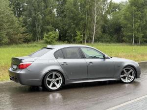 Grey BMW 525 2007 in Radviliskis, with an engine capacity of 2.99 L and mileage of 284 thousand km for 6750 €, photo 11 on AUTOMOTO.COM.LV