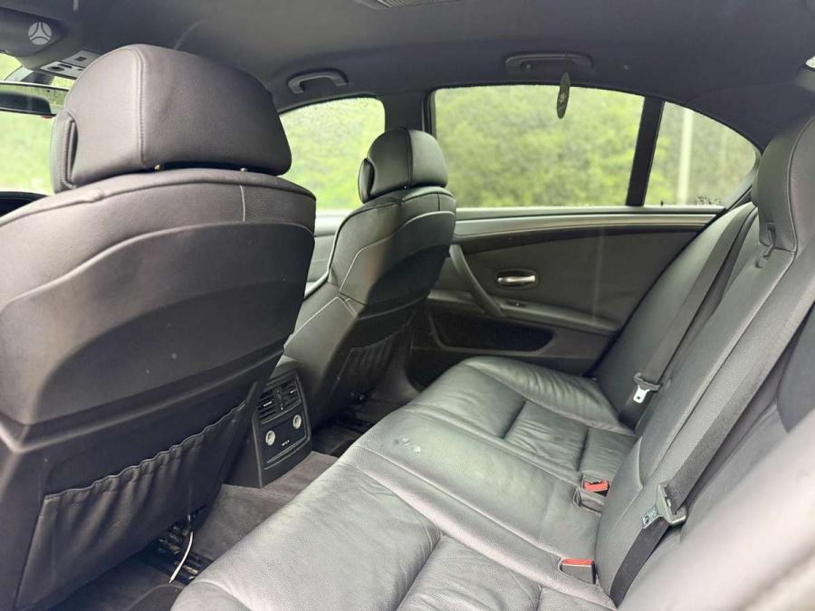 Grey BMW 525 2007 in Radviliskis, with an engine capacity of 2.99 L and mileage of 284 thousand km for 6750 €, photo 14 on AUTOMOTO.COM.LV