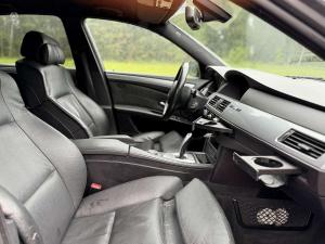 Grey BMW 525 2007 in Radviliskis, with an engine capacity of 2.99 L and mileage of 284 thousand km for 6750 €, photo 16 on AUTOMOTO.COM.LV