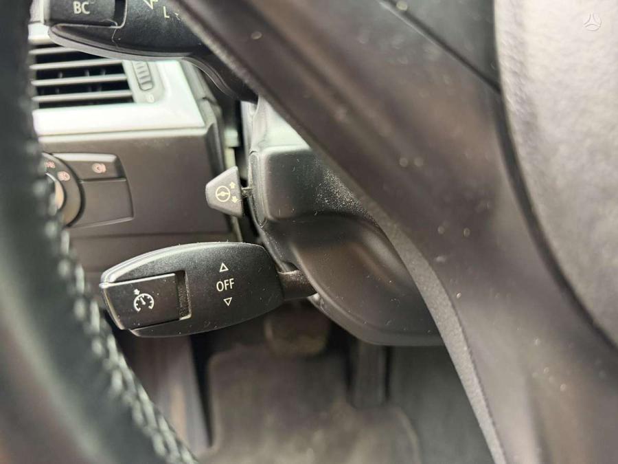 Grey BMW 525 2007 in Radviliskis, with an engine capacity of 2.99 L and mileage of 284 thousand km for 6750 €, photo 18 on AUTOMOTO.COM.LV