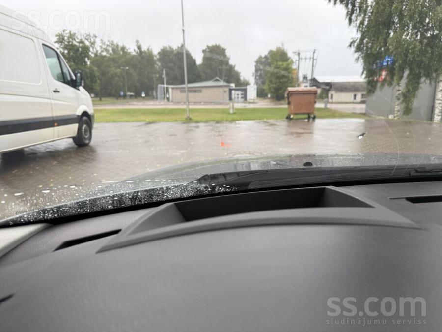 Pelēks BMW 525 2007 Madona, ar dzinēja tilpumu 3.00 L un nobraukumu 421 tūkst. km par 5500 €, foto 9 vietnē AUTOMOTO.COM.LV