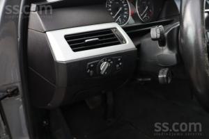 Grey BMW 525 2007 in Riga, with an engine capacity of 3.00 L and mileage of 292 thousand km for 4690 €, photo 11 on AUTOMOTO.COM.LV
