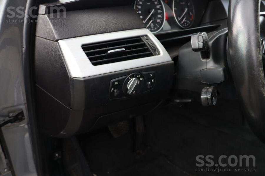 Grey BMW 525 2007 in Riga, with an engine capacity of 3.00 L and mileage of 292 thousand km for 4690 €, photo 11 on AUTOMOTO.COM.LV