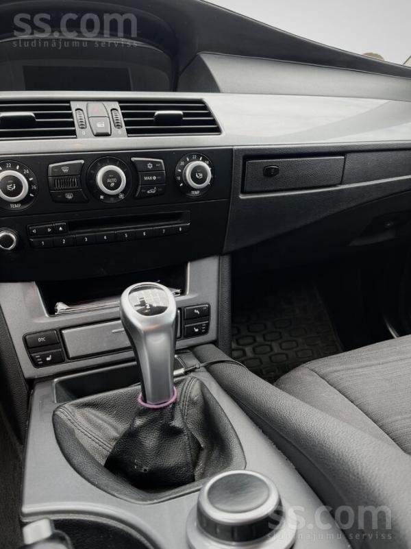 Grey BMW 525 2007 in Jelgava, with an engine capacity of 3.00 L and mileage of 287 thousand km for 4190 €, photo 11 on AUTOMOTO.COM.LV