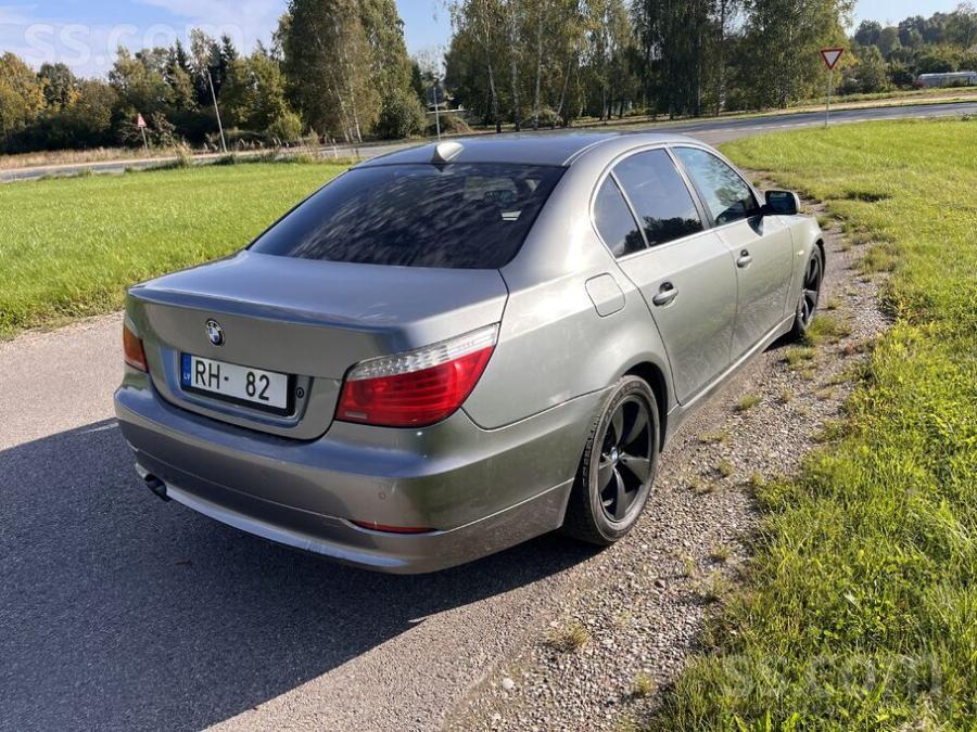 Pelēks BMW 525 2007 Kuldīga, ar dzinēja tilpumu 3.00 L un nobraukumu 425 tūkst. km par 6000 €, foto 4 vietnē AUTOMOTO.COM.LV
