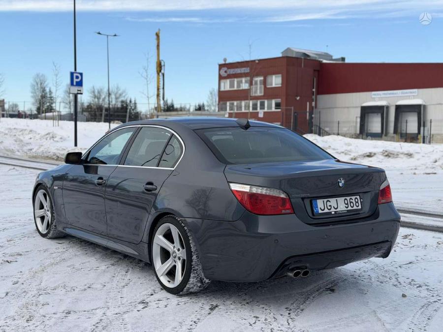 Grey BMW 525 2008 in Vilnius, with an engine capacity of 3.00 L and mileage of 425 thousand km for 6350 €, photo 10 on AUTOMOTO.COM.LV