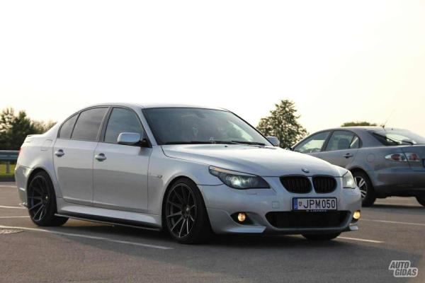 Grey BMW 525 2008 in Vilnius, with an engine capacity of 3.00 L and mileage of 390 thousand km for 5550 €, photo 2 on AUTOMOTO.COM.LV