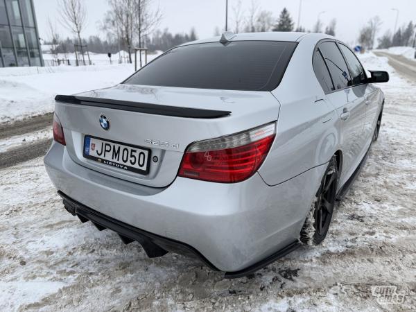 Grey BMW 525 2008 in Vilnius, with an engine capacity of 3.00 L and mileage of 390 thousand km for 5550 €, photo 9 on AUTOMOTO.COM.LV