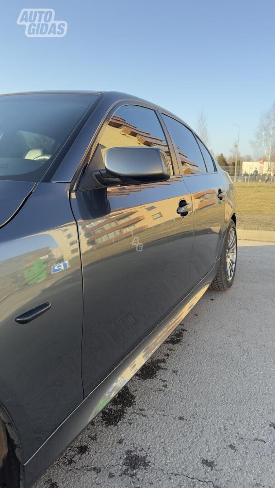 Pelēks BMW 525 2008 Kauņa, ar dzinēja tilpumu 3.00 L un nobraukumu 338 tūkst. km par 5150 €, foto 5 vietnē AUTOMOTO.COM.LV