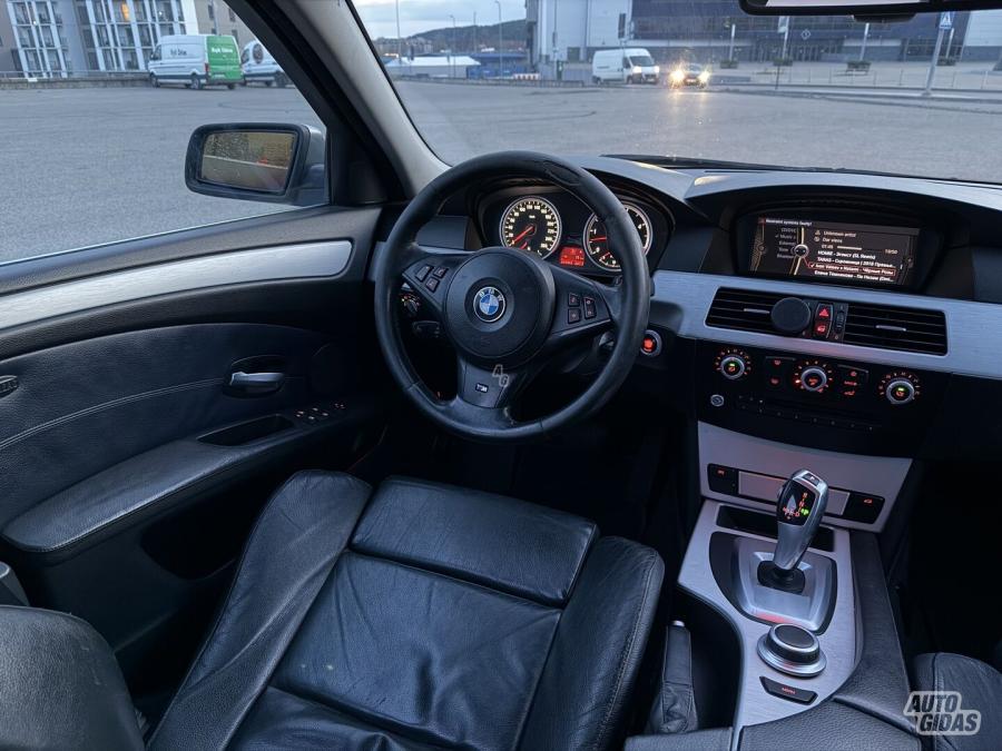 Pelēks BMW 525 2008 Viļņa, ar dzinēja tilpumu 3.00 L un nobraukumu 649 tūkst. km par 2350 €, foto 21 vietnē AUTOMOTO.COM.LV