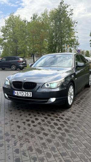 Grey BMW 525 2008 in Kaunas, with an engine capacity of 3.00 L and mileage of 400 thousand km for 4900 €, photo  on AUTOMOTO.COM.LV