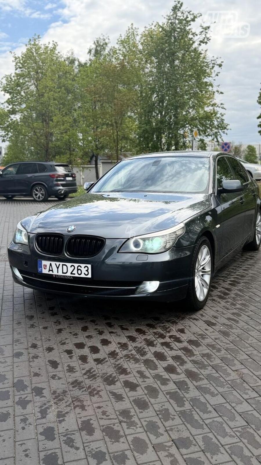 Grey BMW 525 2008 in Kaunas, with an engine capacity of 3.00 L and mileage of 400 thousand km for 4900 €, photo 1 on AUTOMOTO.COM.LV