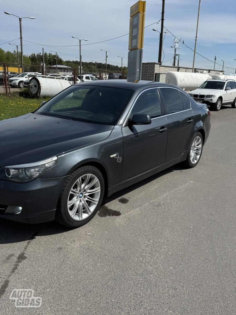 Grey BMW 525 2008 in Kaunas, with an engine capacity of 3.00 L and mileage of 400 thousand km for 4900 €, photo 6 on AUTOMOTO.COM.LV