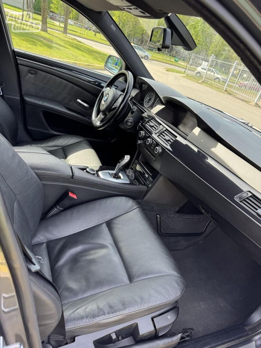 Grey BMW 525 2008 in Kaunas, with an engine capacity of 3.00 L and mileage of 400 thousand km for 4900 €, photo 12 on AUTOMOTO.COM.LV