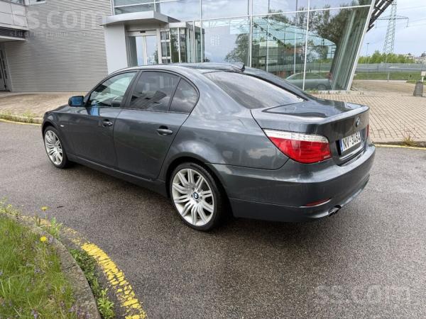 Pelēks BMW 525 2008 Rīga, ar dzinēja tilpumu 3.00 L un nobraukumu 350 tūkst. km par 5200 €, foto 4 vietnē AUTOMOTO.COM.LV
