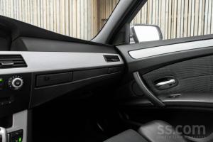 Pelēks BMW 525 2008 Rīga, ar dzinēja tilpumu 3.00 L un nobraukumu 299 tūkst. km par 6990 €, foto 14 vietnē AUTOMOTO.COM.LV