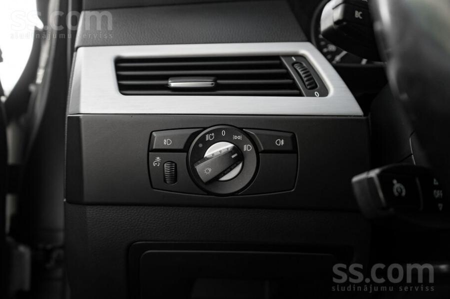 Pelēks BMW 525 2008 Rīga, ar dzinēja tilpumu 3.00 L un nobraukumu 299 tūkst. km par 6990 €, foto 17 vietnē AUTOMOTO.COM.LV