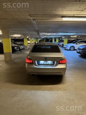 Grey BMW 525 2008 in Riga, with an engine capacity of 3.00 L and mileage of 285 thousand km for 7000 €, photo 4 on AUTOMOTO.COM.LV