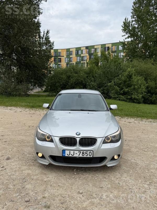 Grey BMW 525 2008 in Riga, with an engine capacity of 3.00 L and mileage of 285 thousand km for 7000 €, photo 5 on AUTOMOTO.COM.LV