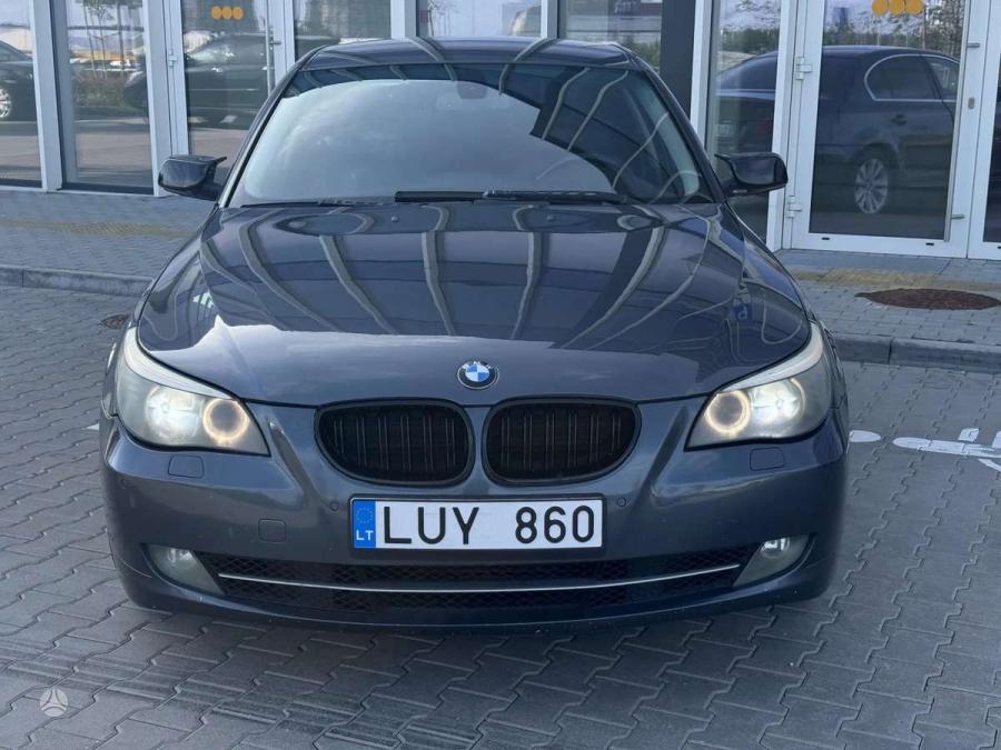 Pelēks BMW 525 2008 Viļņa, ar dzinēja tilpumu 2.99 L un nobraukumu 344 tūkst. km par 4500 €, foto 3 vietnē AUTOMOTO.COM.LV