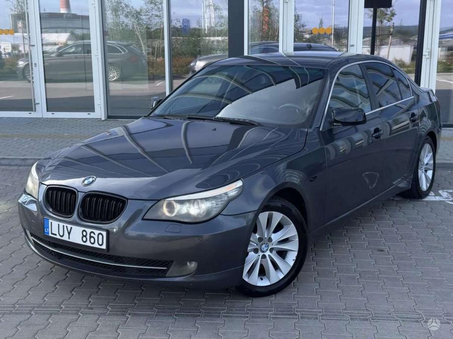 Pelēks BMW 525 2008 Viļņa, ar dzinēja tilpumu 2.99 L un nobraukumu 344 tūkst. km par 4500 €, foto 4 vietnē AUTOMOTO.COM.LV