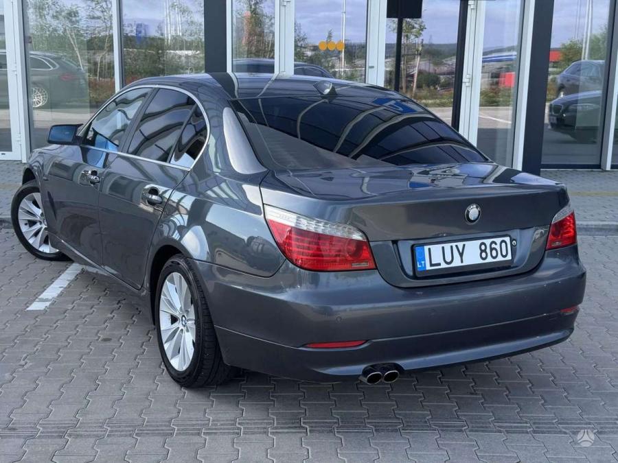 Pelēks BMW 525 2008 Viļņa, ar dzinēja tilpumu 2.99 L un nobraukumu 344 tūkst. km par 4500 €, foto 5 vietnē AUTOMOTO.COM.LV