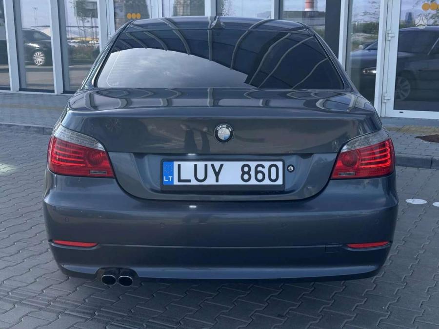 Pelēks BMW 525 2008 Viļņa, ar dzinēja tilpumu 2.99 L un nobraukumu 344 tūkst. km par 4500 €, foto 6 vietnē AUTOMOTO.COM.LV