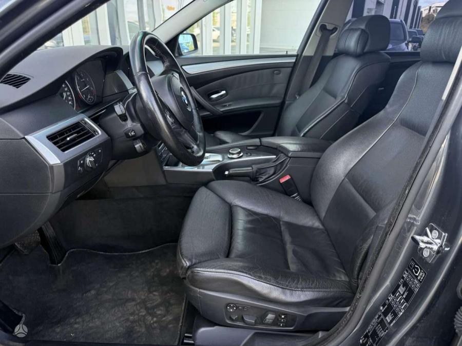 Pelēks BMW 525 2008 Viļņa, ar dzinēja tilpumu 2.99 L un nobraukumu 344 tūkst. km par 4500 €, foto 9 vietnē AUTOMOTO.COM.LV