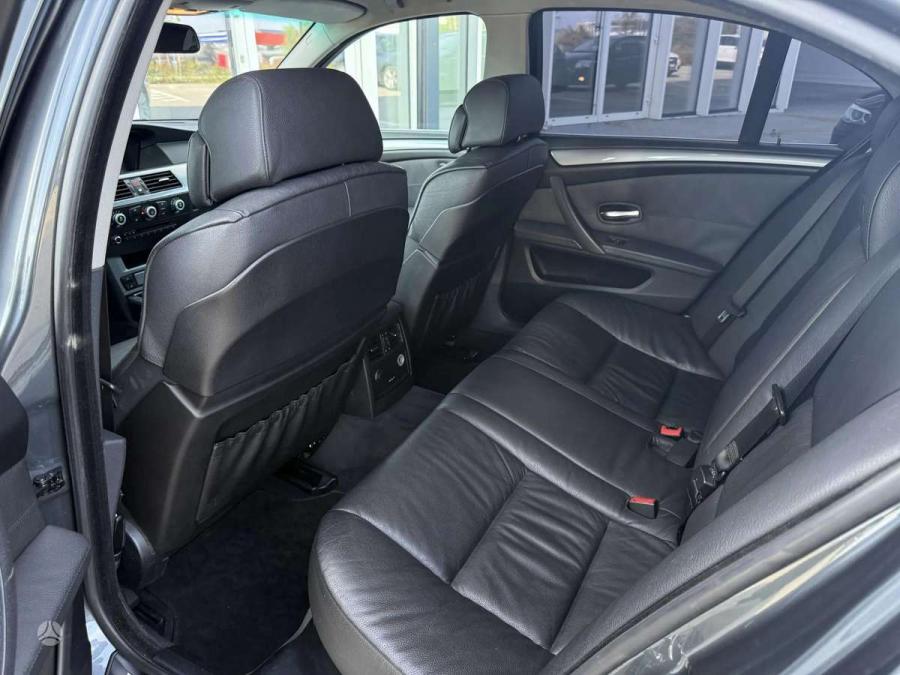 Pelēks BMW 525 2008 Viļņa, ar dzinēja tilpumu 2.99 L un nobraukumu 344 tūkst. km par 4500 €, foto 10 vietnē AUTOMOTO.COM.LV