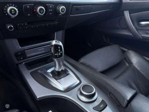 Pelēks BMW 525 2008 Viļņa, ar dzinēja tilpumu 2.99 L un nobraukumu 344 tūkst. km par 4500 €, foto 12 vietnē AUTOMOTO.COM.LV