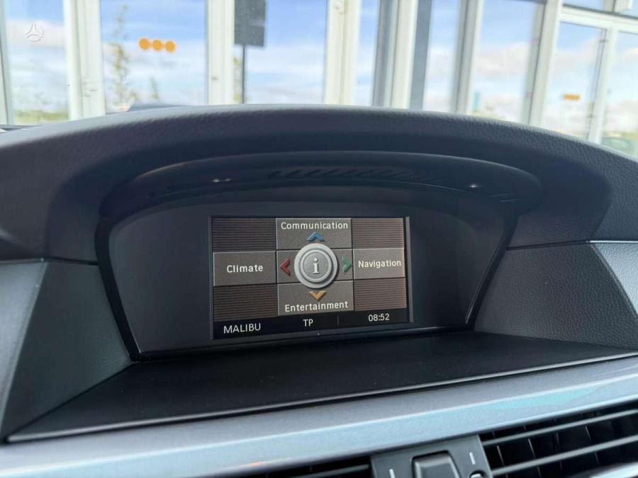 Pelēks BMW 525 2008 Viļņa, ar dzinēja tilpumu 2.99 L un nobraukumu 344 tūkst. km par 4500 €, foto 13 vietnē AUTOMOTO.COM.LV