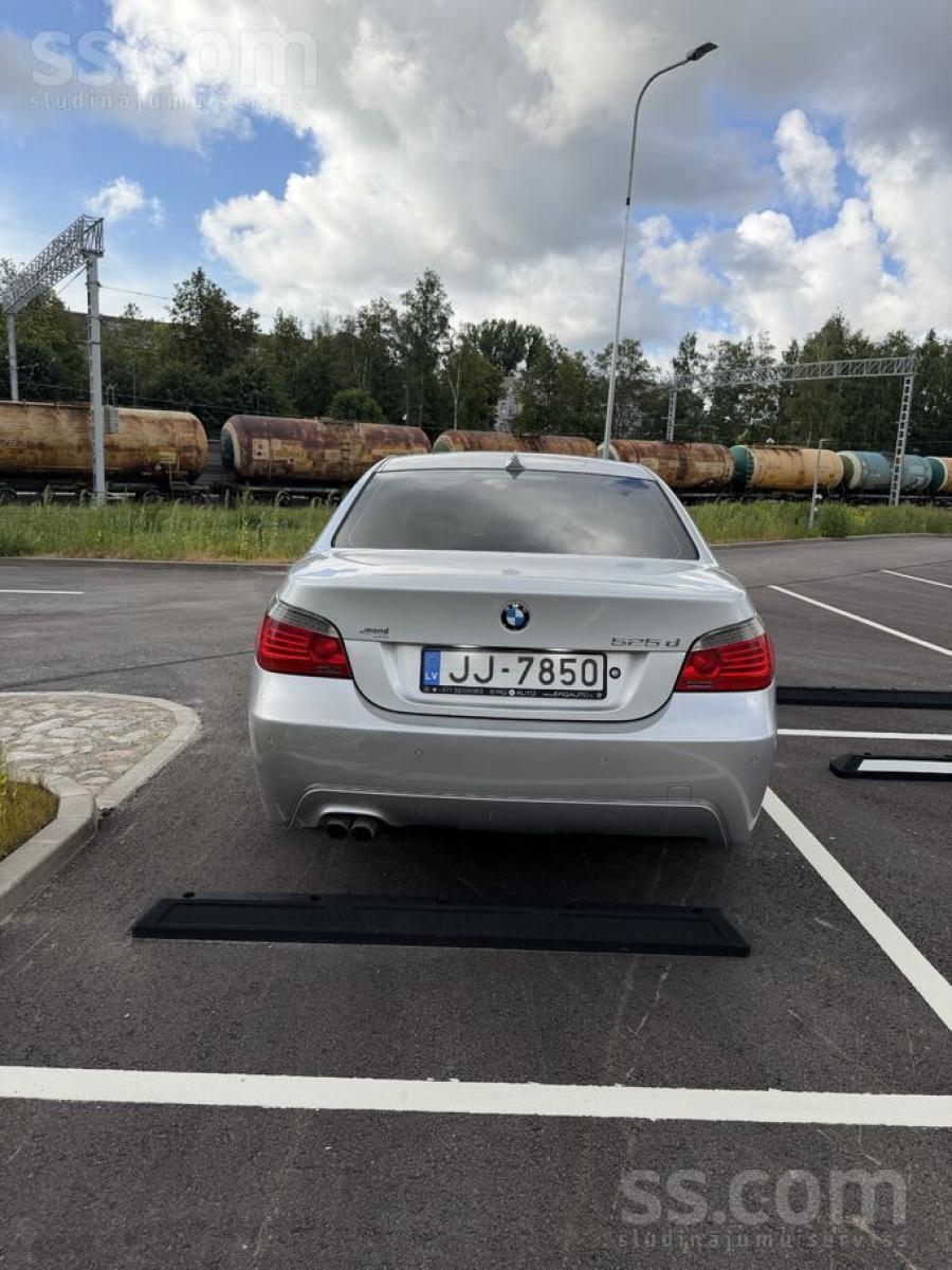Grey BMW 525 2008 in Riga, with an engine capacity of 3.00 L and mileage of 285 thousand km for 5900 €, photo 5 on AUTOMOTO.COM.LV