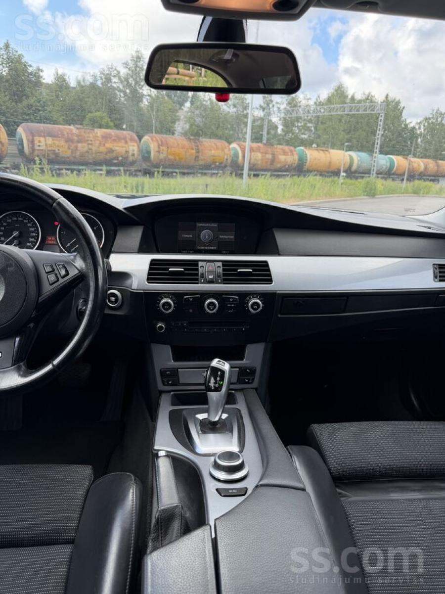 Grey BMW 525 2008 in Riga, with an engine capacity of 3.00 L and mileage of 285 thousand km for 5900 €, photo 9 on AUTOMOTO.COM.LV