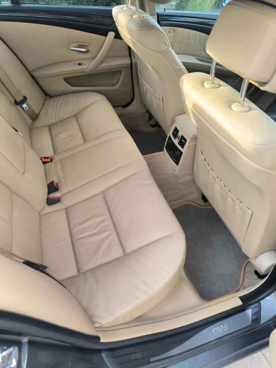 Grey BMW 525 2008 in Riga, with an engine capacity of 3.00 L and mileage of 290 thousand km for 4900 €, photo 8 on AUTOMOTO.COM.LV
