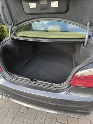 Grey BMW 525 2008 in Riga, with an engine capacity of 3.00 L and mileage of 290 thousand km for 4900 €, photo 9 on AUTOMOTO.COM.LV