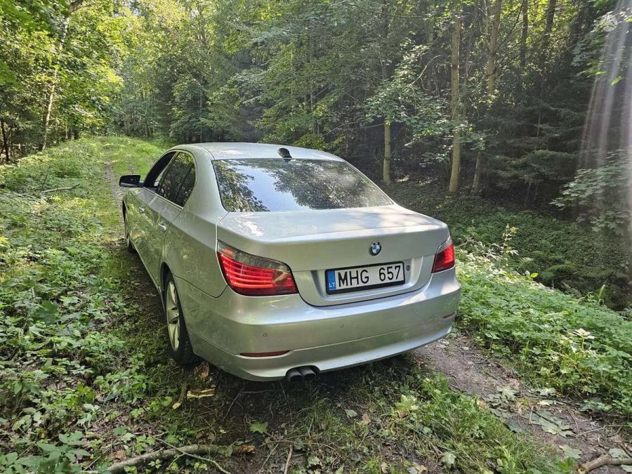Серый БМВ 525 2008 в Каунас, объемом двигателя 3.00 л и пробегом 241 тыс. км за 3250 €, фото 3 на AUTOMOTO.COM.LV