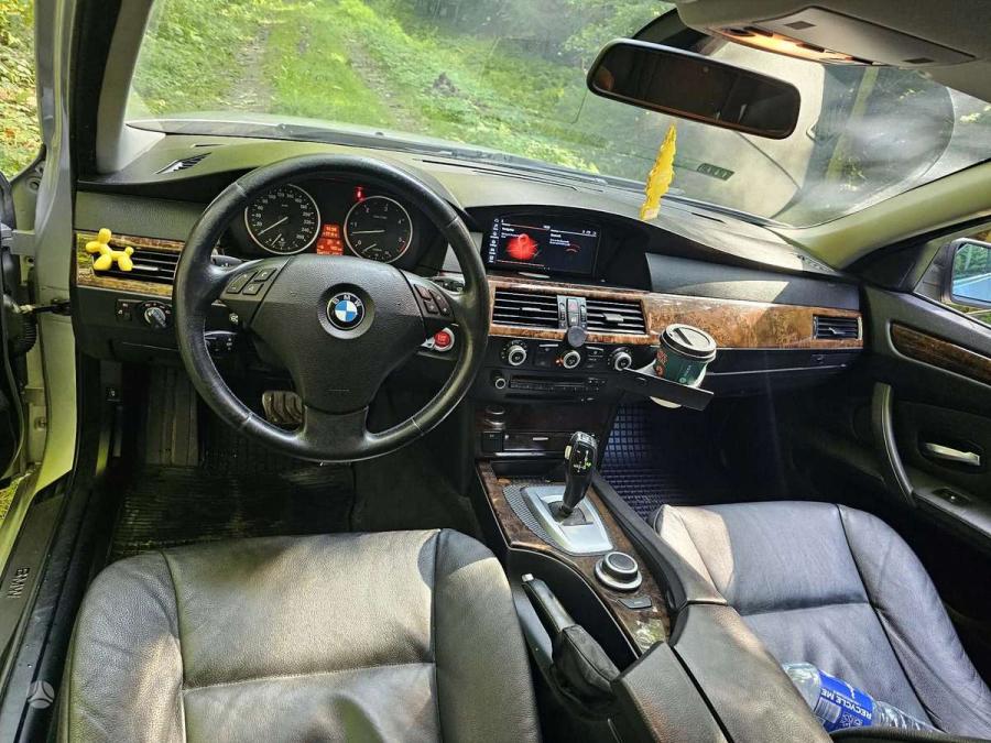 Серый БМВ 525 2008 в Каунас, объемом двигателя 3.00 л и пробегом 241 тыс. км за 3250 €, фото 9 на AUTOMOTO.COM.LV