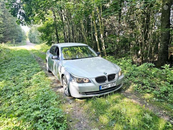 Grey BMW 525 2008 in Kaunas, with an engine capacity of 3.00 L and mileage of 241 thousand km for 3250 €, photo 4 on AUTOMOTO.COM.LV