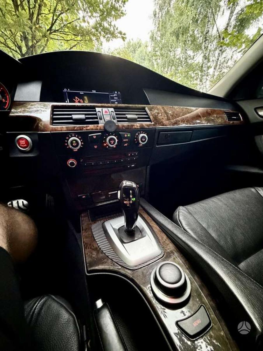 Grey BMW 525 2008 in Kaunas, with an engine capacity of 0.00 L and mileage of 244 thousand km for 3750 €, photo 14 on AUTOMOTO.COM.LV