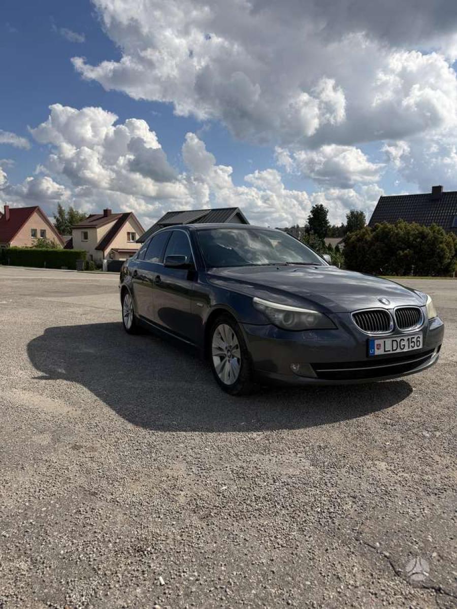 Pelēks BMW 525 2008 Šauļi, ar dzinēja tilpumu 2.99 L un nobraukumu 313 tūkst. km par 4100 €, foto 3 vietnē AUTOMOTO.COM.LV