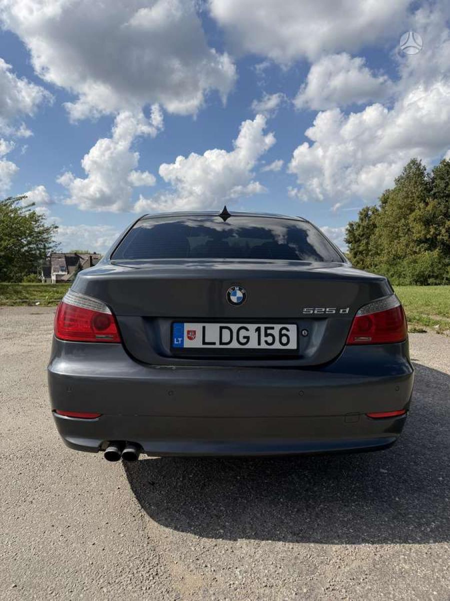 Pelēks BMW 525 2008 Šauļi, ar dzinēja tilpumu 2.99 L un nobraukumu 313 tūkst. km par 4100 €, foto 11 vietnē AUTOMOTO.COM.LV