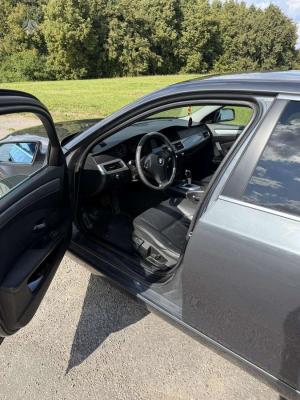 Pelēks BMW 525 2008 Šauļi, ar dzinēja tilpumu 2.99 L un nobraukumu 313 tūkst. km par 4100 €, foto 16 vietnē AUTOMOTO.COM.LV