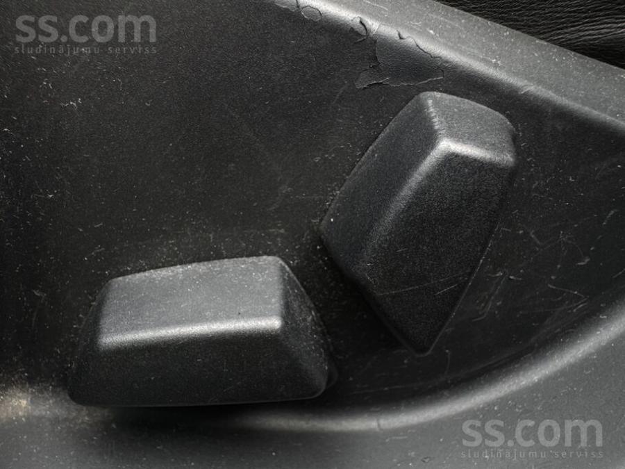 Серый БМВ 525 2008 в Рига, объемом двигателя 3.00 л и пробегом 357 тыс. км за 6390 €, фото 18 на AUTOMOTO.COM.LV
