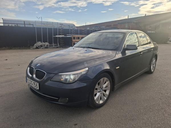 Grey BMW 525 2008 in Alytus, with an engine capacity of 3.00 L and mileage of 314 thousand km for 3750 €, photo 4 on AUTOMOTO.COM.LV