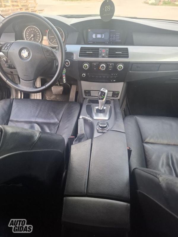 Grey BMW 525 2008 in Alytus, with an engine capacity of 3.00 L and mileage of 314 thousand km for 3750 €, photo 7 on AUTOMOTO.COM.LV